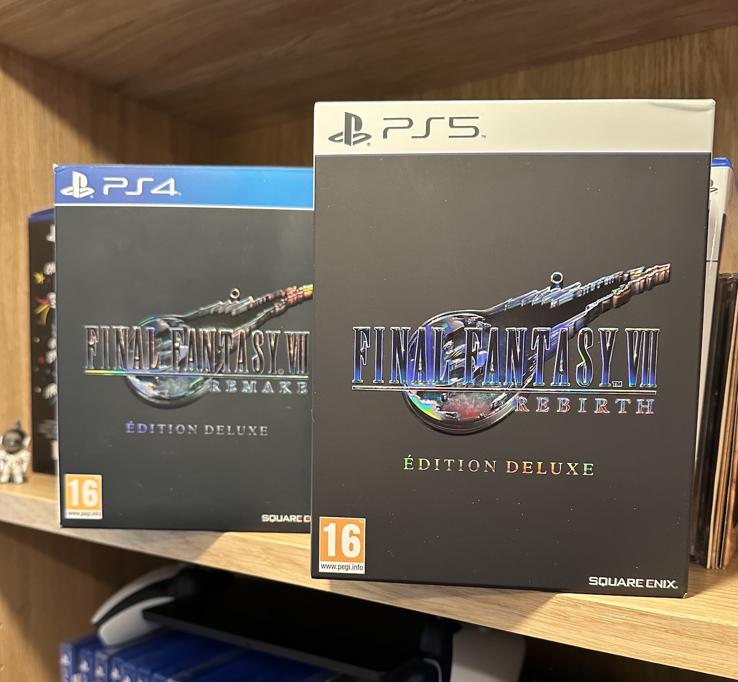 Final Fantasy VII Rebirth Deluxe - Unboxing - Tomiiks.com